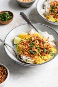 Burmese Kaukswe • The Curious Chickpea
